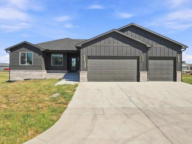2904 E Sunnyslope St, Park City, KS 67219