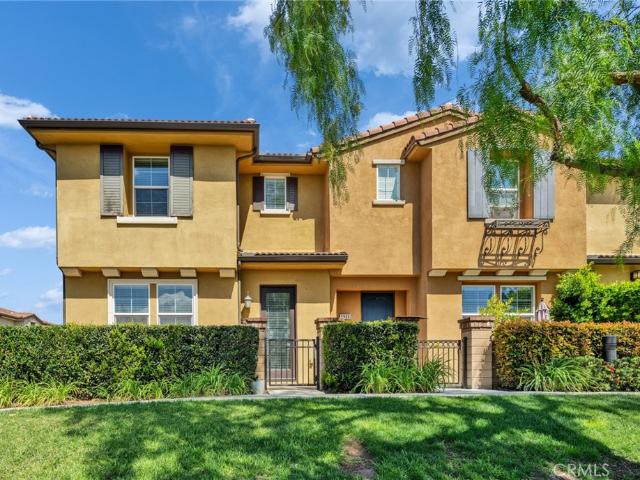 2904 E Via Fiano, Ontario, CA 91764 | MLS #TR26102