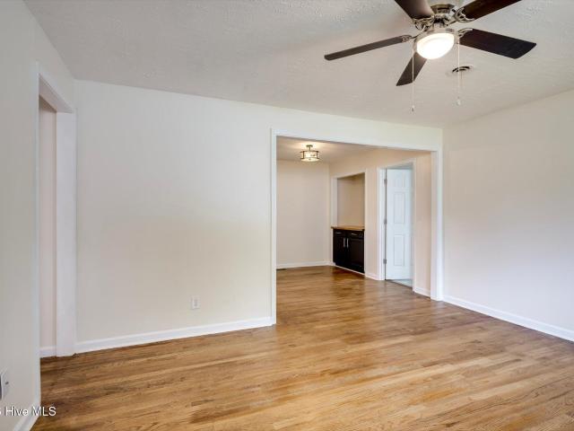 2904 Fernwood Drive