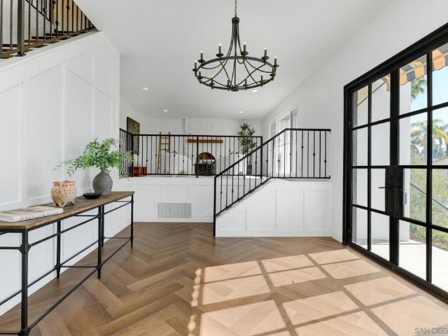 2904 Levante St