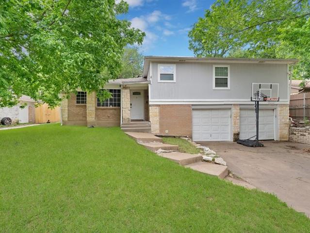 2904 Raton Dr, Fort Worth, TX 76116