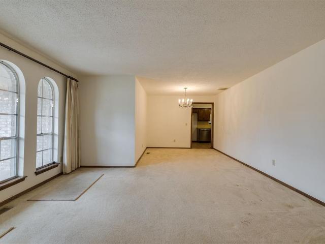 2904 Shadybrook Drive