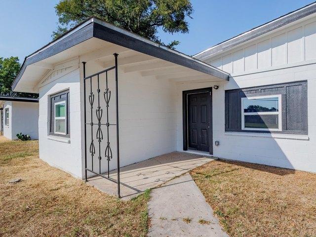 2904 4th St, Brownwood, TX 76801