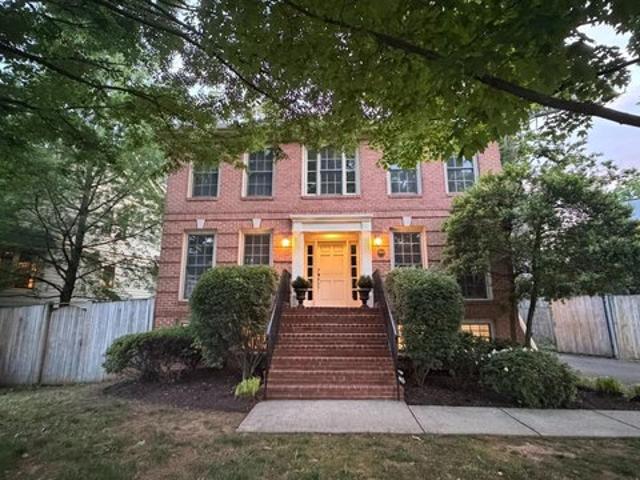 2904 4th St N, Arlington, VA 22201