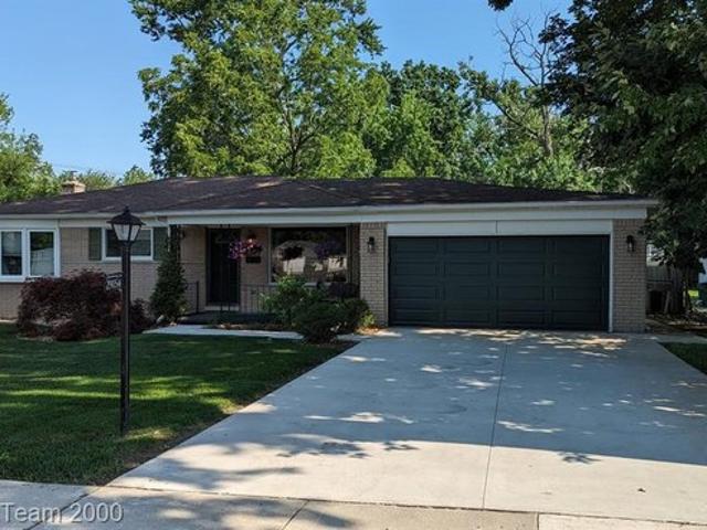 29054 Bock St, Garden City, MI 48135