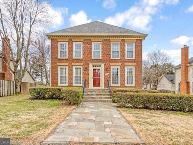 2905 Maple Ln, Fairfax, VA 22031