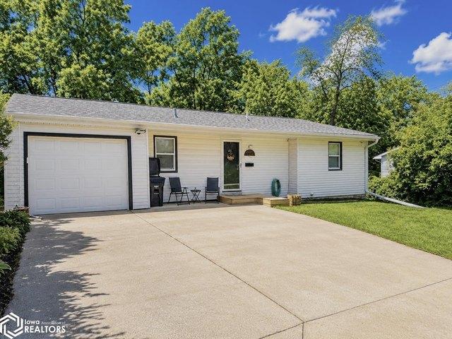 2905 Moody Ln, Burlington, IA 52601