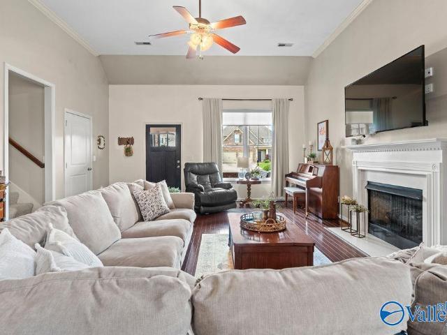 2905 Old Barn Circle