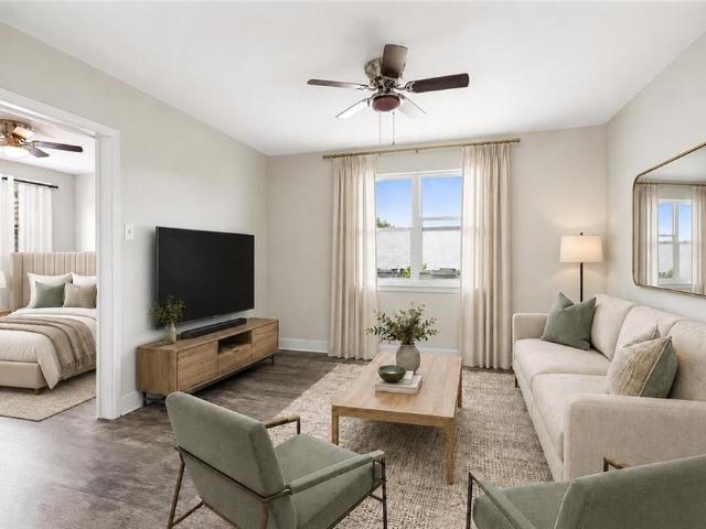 2905 Carondelet Street # 4