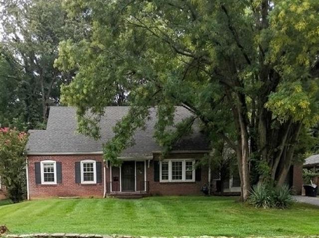 2905 Dundee Rd, Louisville, KY 40205