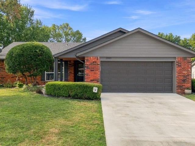 2905 E Knoxville St, Broken Arrow, OK 74014