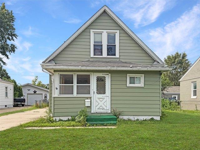 2905 E Walnut St, Des Moines, IA 50317