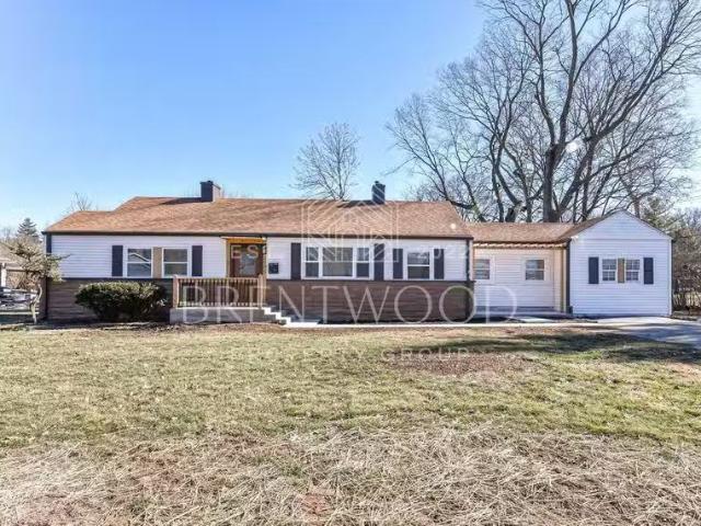 2905 Halifax Drive 1 2905 Halifax Dr