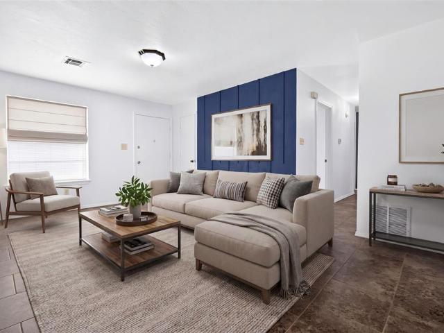 2905 Kathy Lane