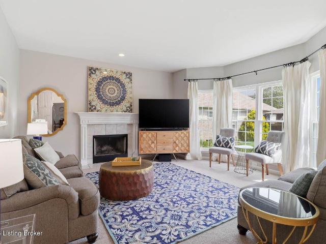 2905 Lake Vista Dr