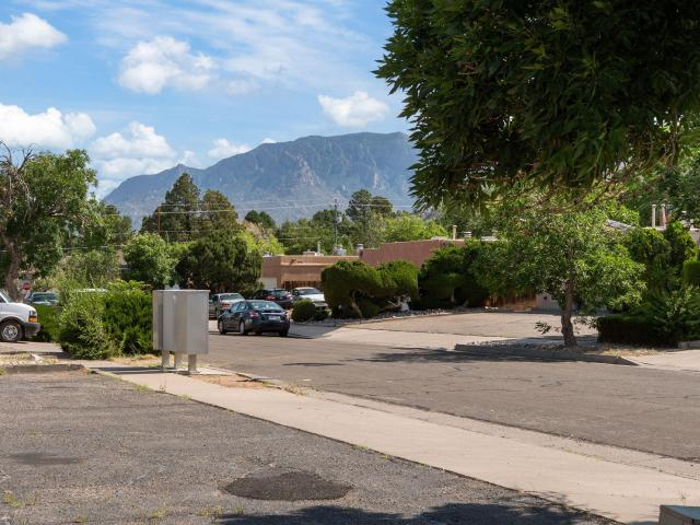 2905 Palo Verde Drive NE