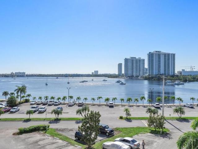2905 Point E Dr #L506, Aventura, FL 33160