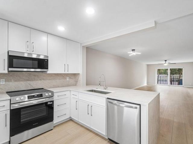 2905 SW 22nd Ave Apt 202, Delray Beach, FL 33445