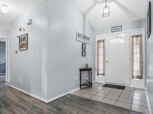 2905 Saddlebrook Court