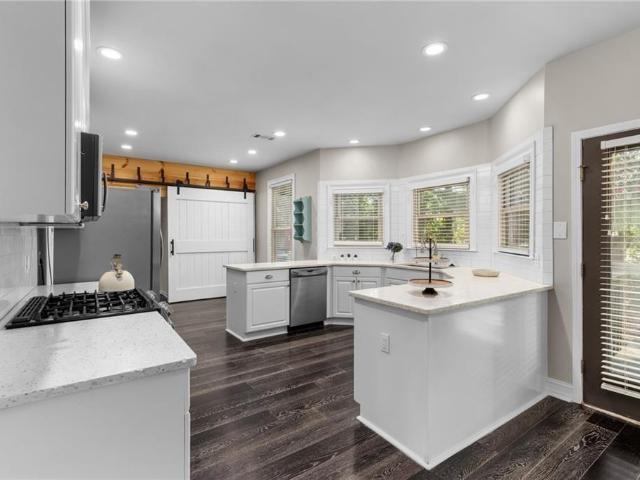 2905 The Terraces Way