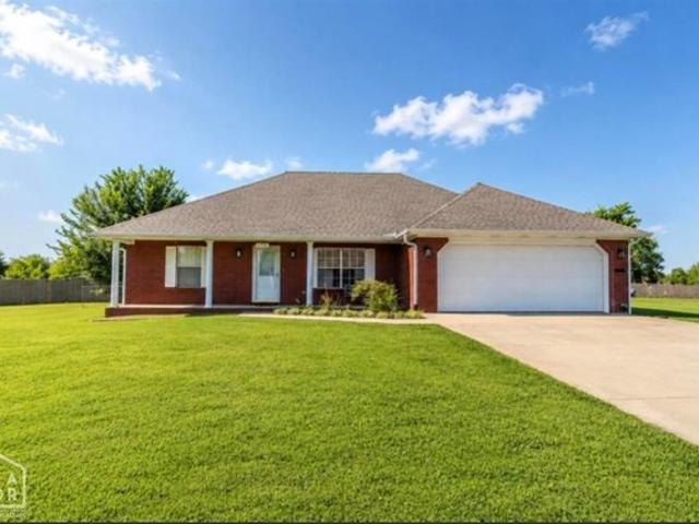 2906 Newcastle Dr, Paragould, AR 72450