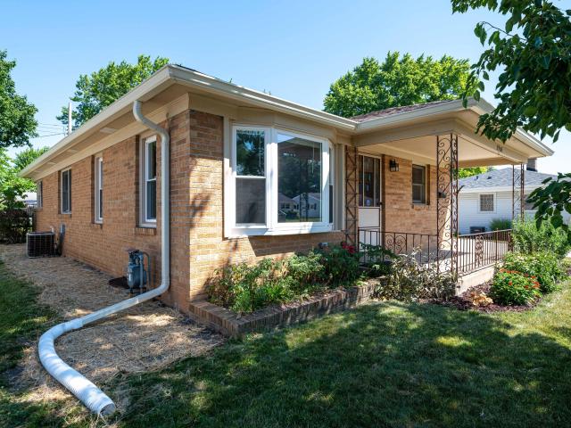 2906 Delaware Ave