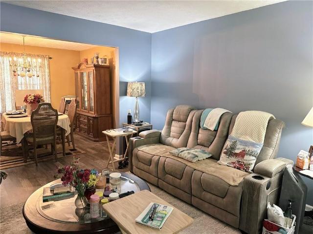 2906 Hidden Drive
