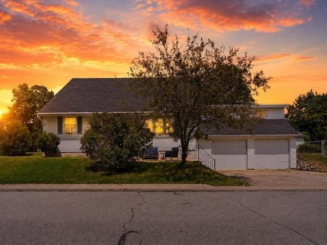 2906 Hobson Rd, Fort Wayne, IN 46805