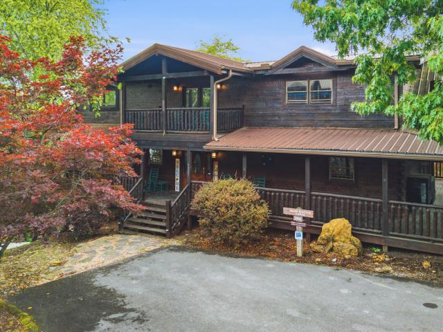 2906 Quiet Oak Way