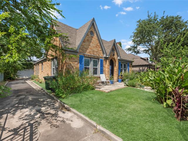 2906 Rosewood Street