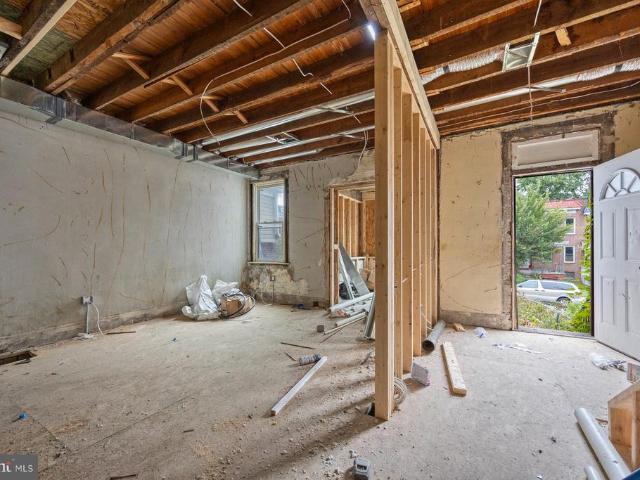 2906 Violet Avenue