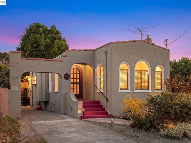 2906 Washington St, Alameda, CA 94501