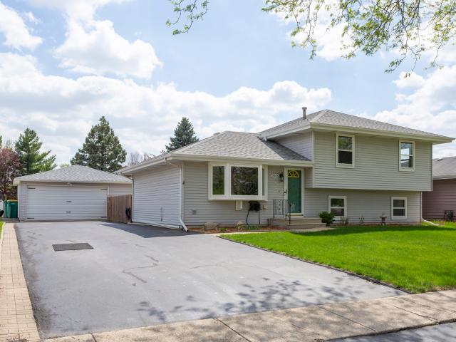 2906 Warren Dorris Drive