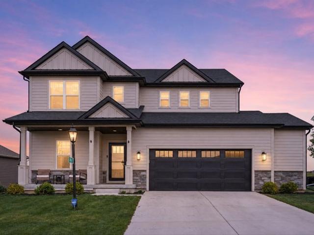 2906 Yahara Dr, Summit, WI 53066