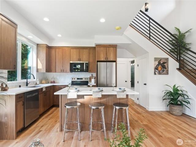 2907 Cedarwood Ave, Bellingham, WA 98225