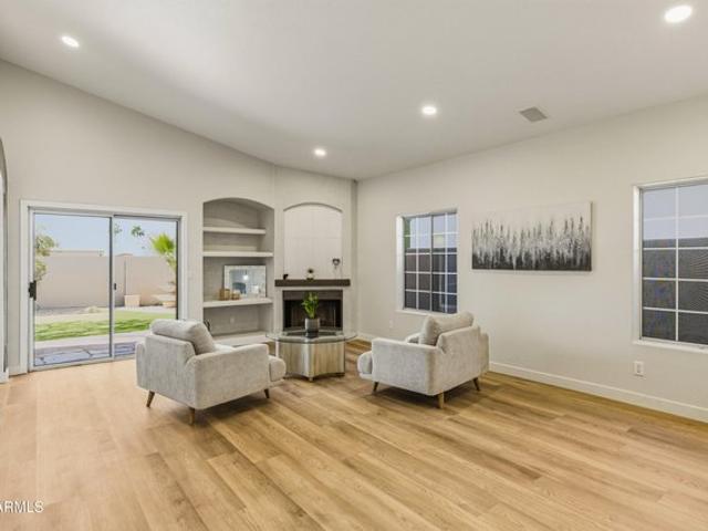2907 E Nisbet Ct, Phoenix, AZ 85032