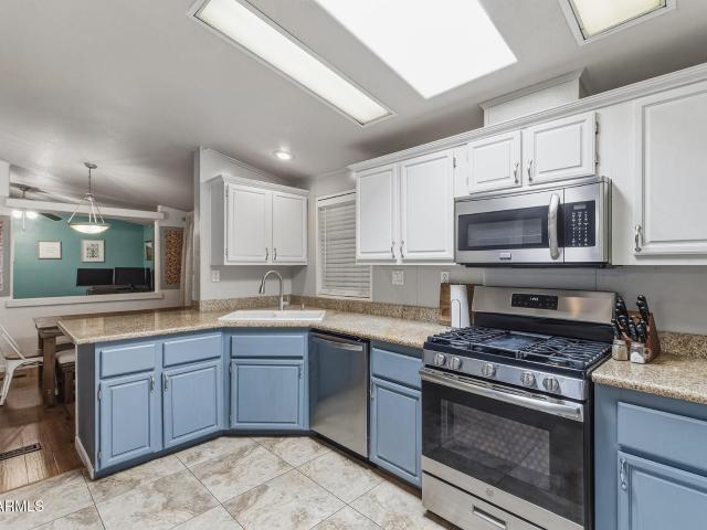 2907 e sequoia drive