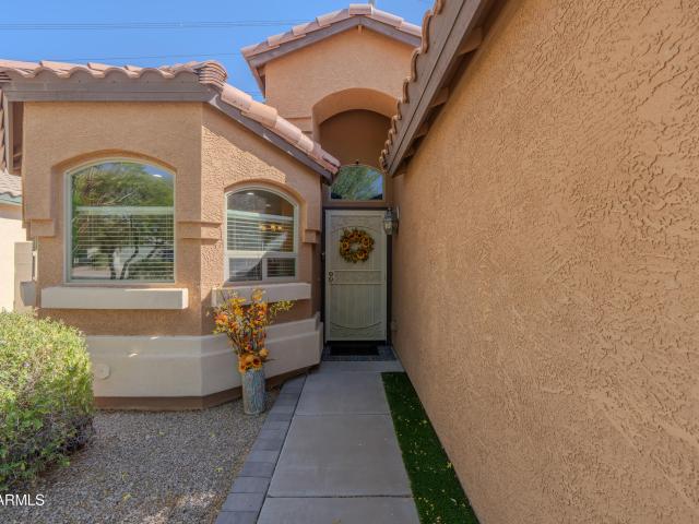 2907 e whispering wind drive