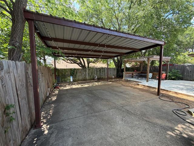 2907 Hilltop Drive