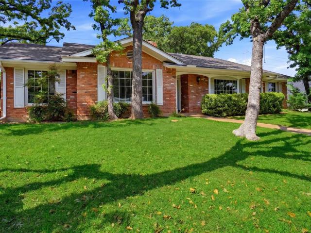 2907 Lakeshore Ct, Arlington, TX 76013 | MLS #21246 | Compass