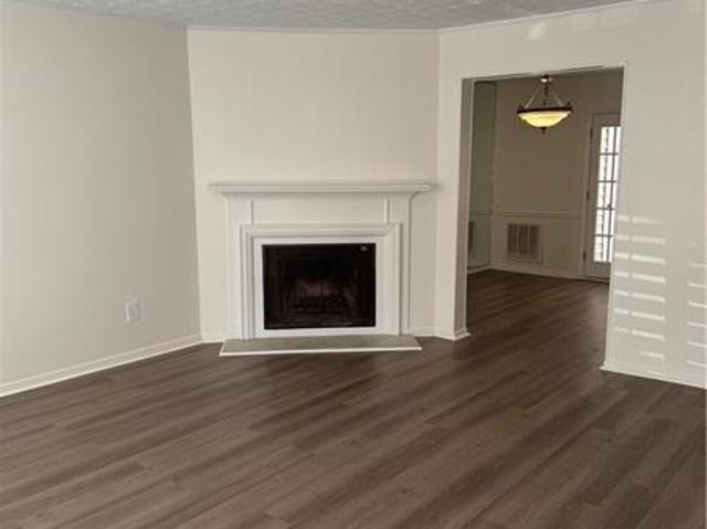 2907 Queen Anne Court