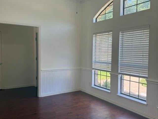 2907 Sweet Briar Street