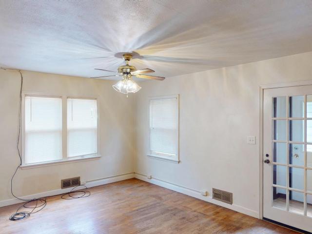 2907 South Ave