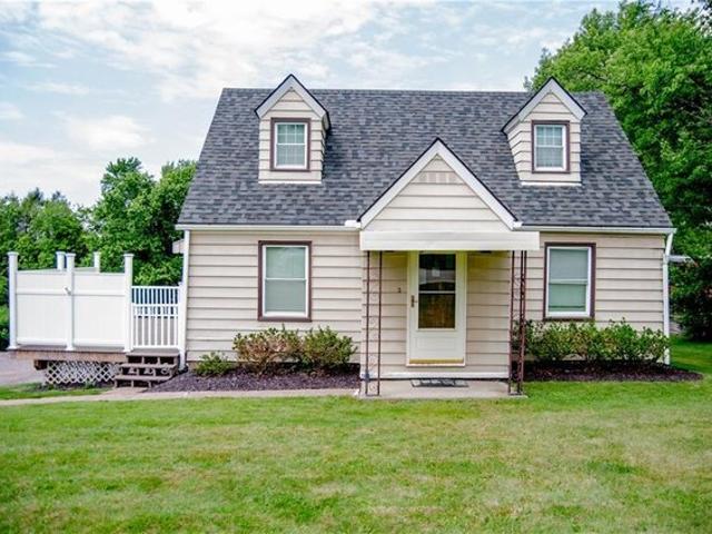 2908 Conway Wallrose Rd, Baden, PA 15005