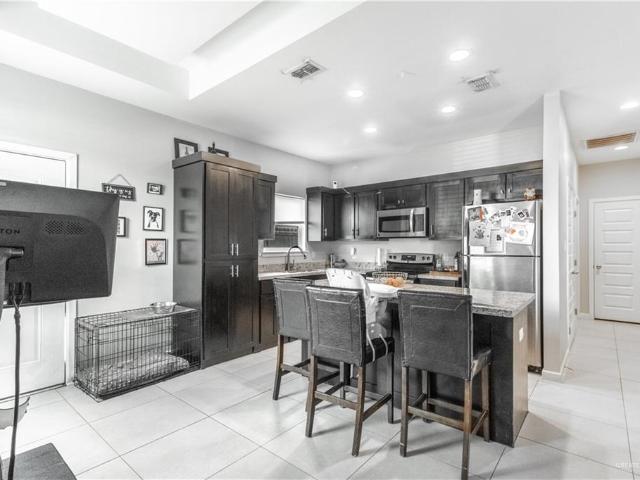 2908 Javalina Avenue 4