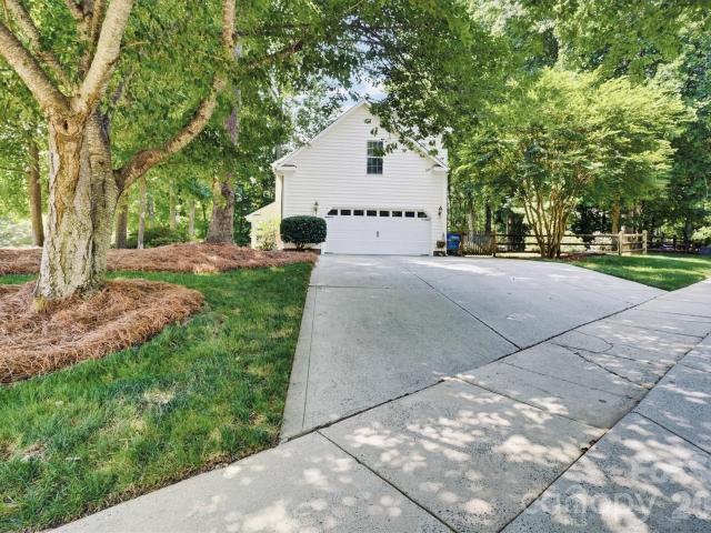 2908 Pinewood Hill Drive