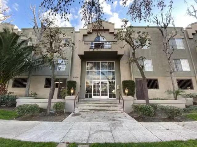 2908 W Victory Blvd #E, Burbank, CA 91505