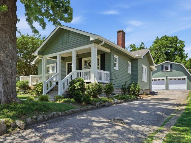 2908 Westmoreland Dr