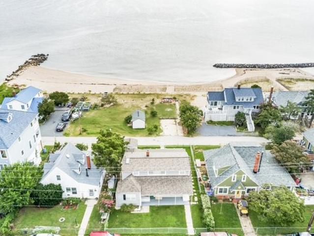 2909 Bay Blvd, Huntingtown, MD 20639