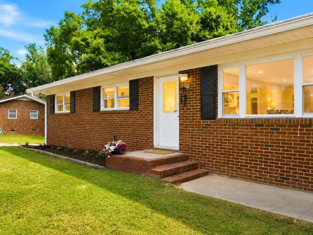 2909 Belmont Circle